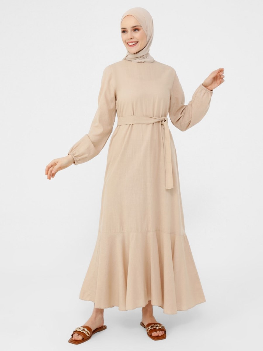 Refka Eteği Volanlı Kuşaklı Bej Elbise | Ehl-i Tesettür