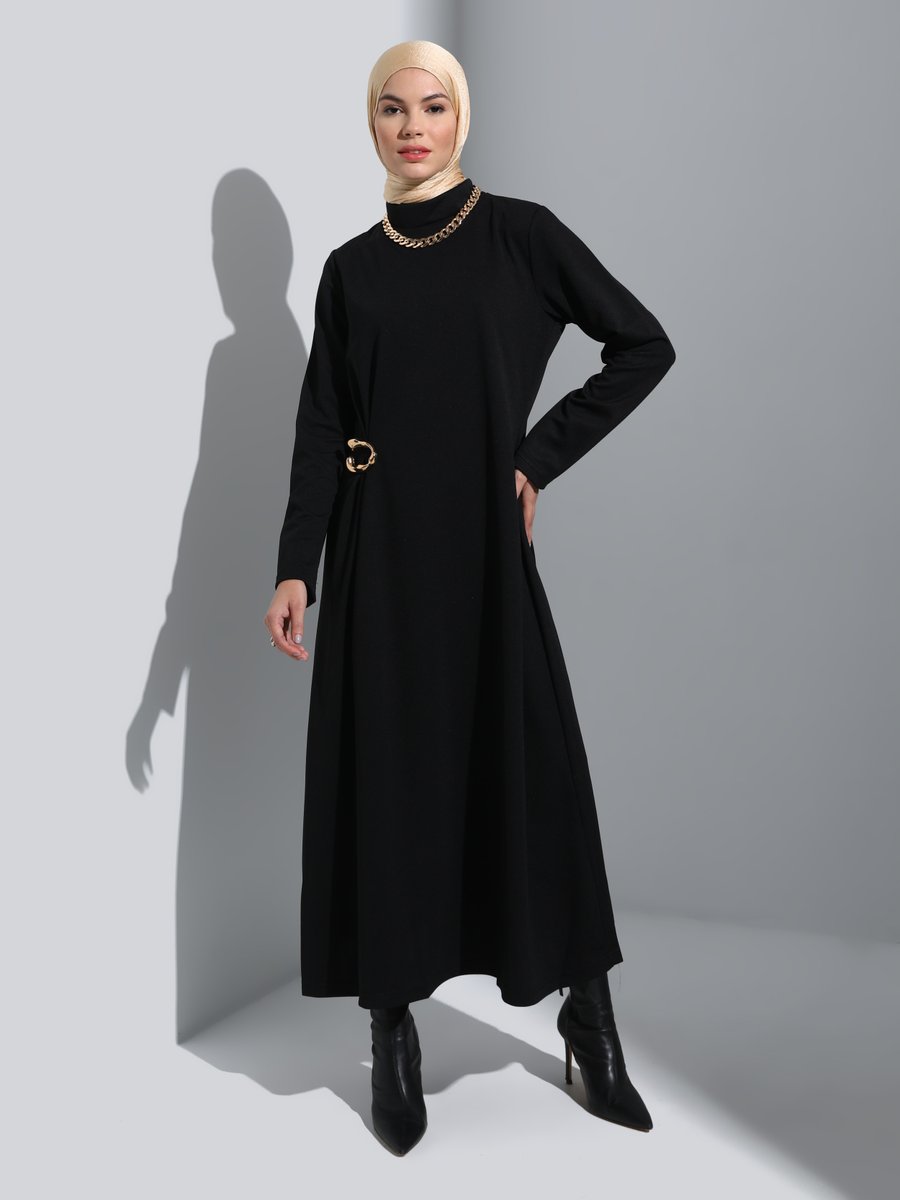 Refka Broşlu Hakim Yaka Siyah Elbise | Ehl-i Tesettür